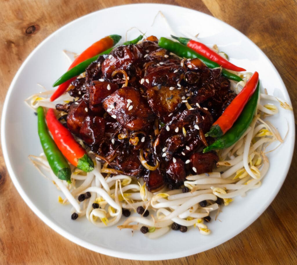 Karamelliseret kylling fra Sichuan