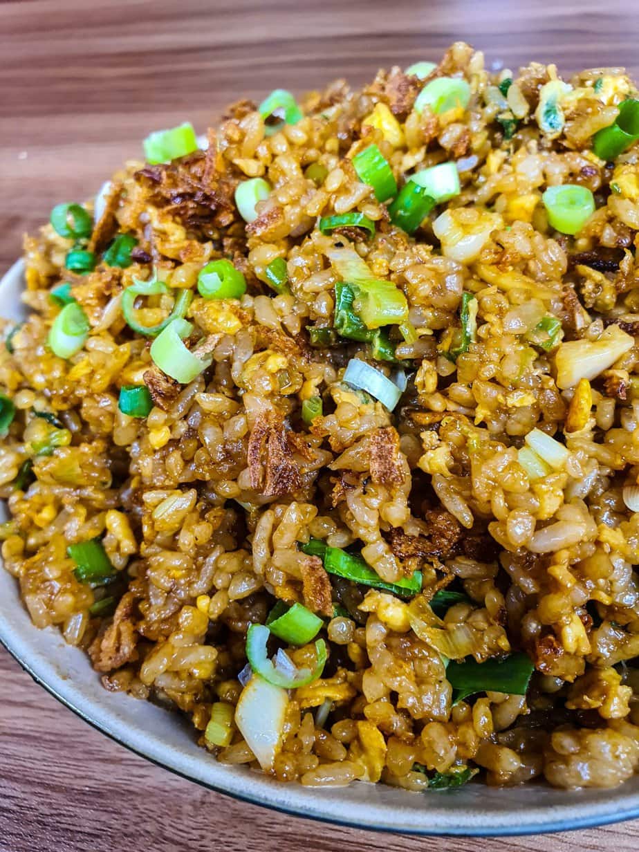 Riz jaune au beurre et à l'ail